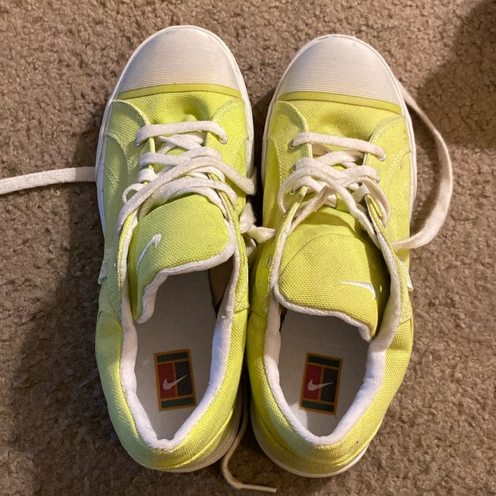 Nike Vintage Lime Green Canvas Tennis Shoes. - Gem